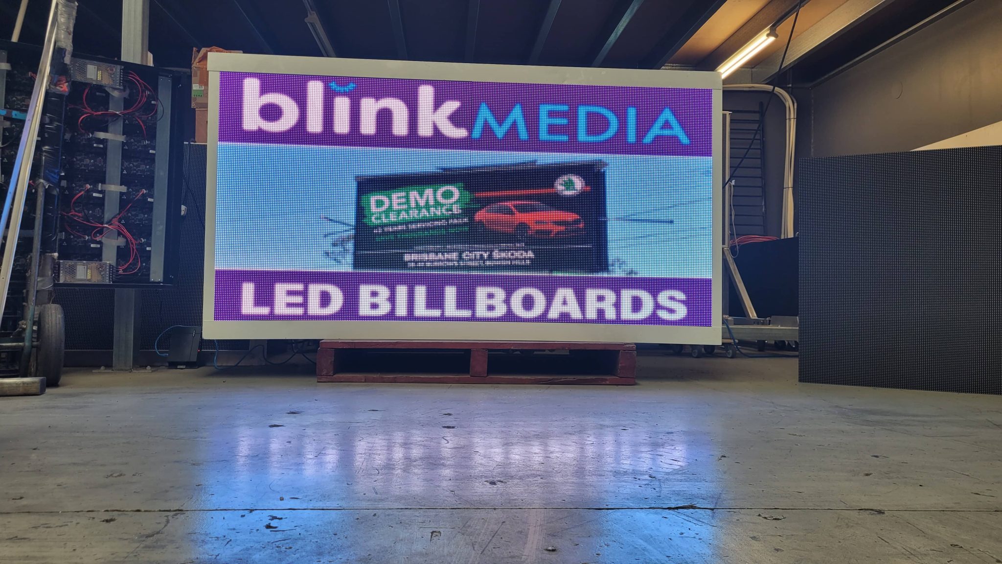 Outdoor P8 LED Sign 1,920mm (W) x 960mm (H) | Digital Signage, LED ...